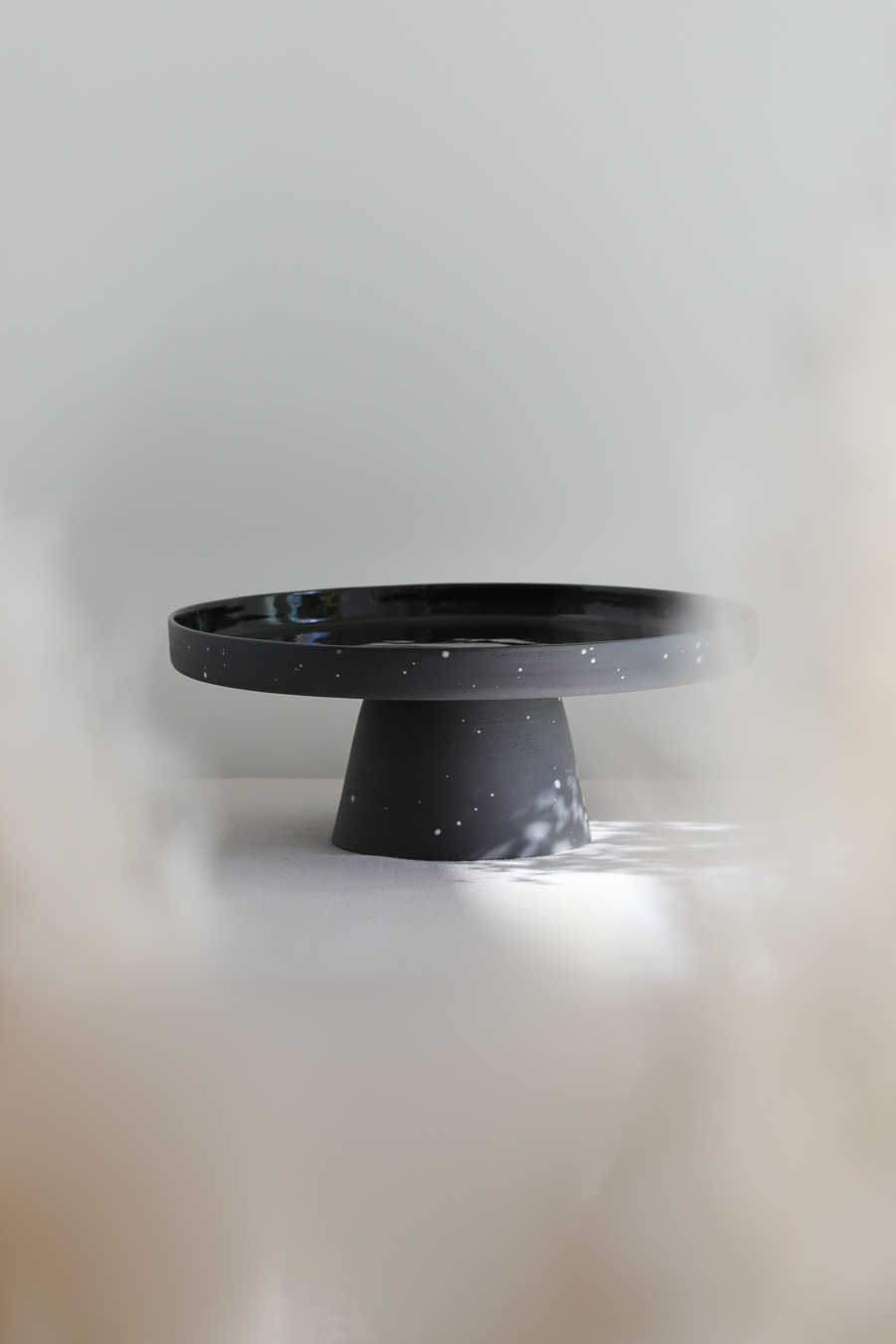 Big Cake Stand – stardust - Vera Wiedermann Ceramics