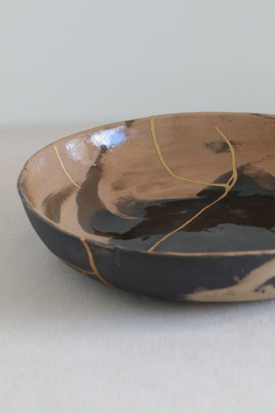 Kintsugi Serving Bowl – dusky pink - Vera Wiedermann Ceramics