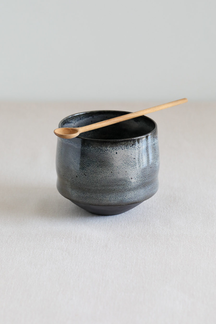 Japanese Yunomi Mug – stone - Vera Wiedermann Ceramics
