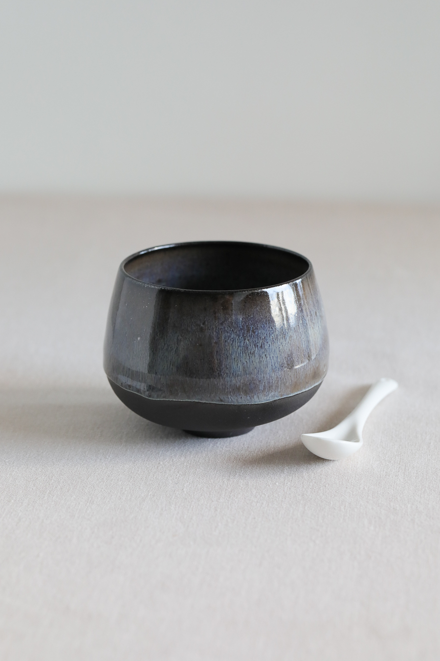 Japanese Yunomi Mug – black storm - Vera Wiedermann Ceramics